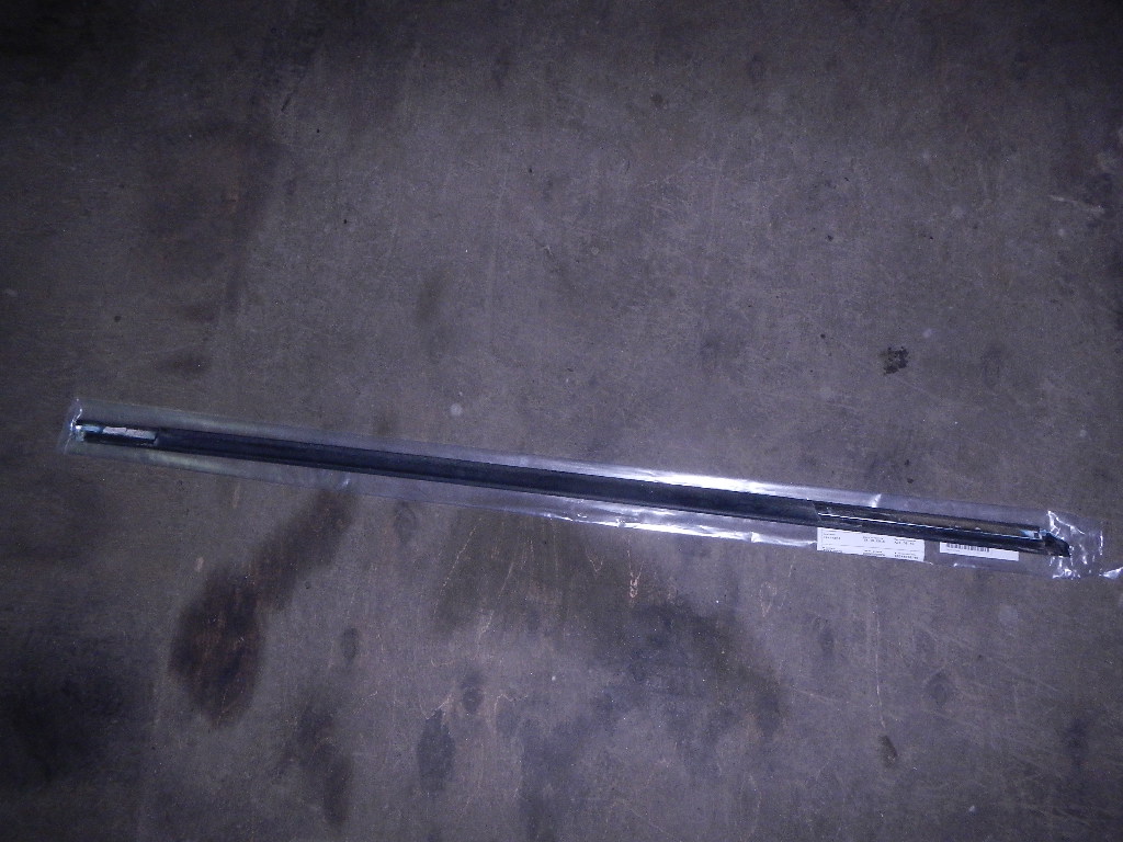 Накладка стекла переднего левого, BMW (БМВ)-7 (F01, F02) (08 ...