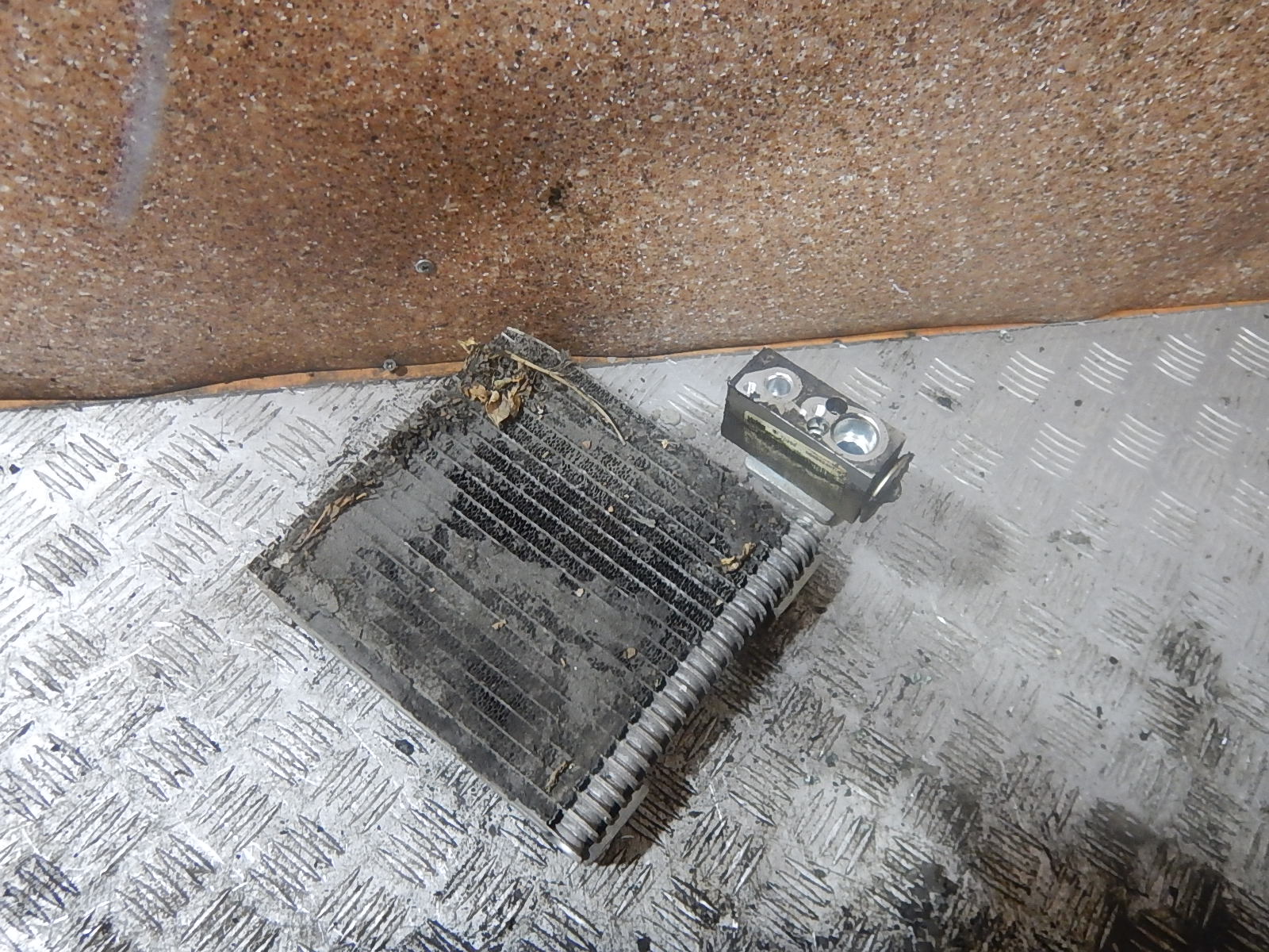 Испаритель кондиционера, Renault (Рено)-LOGAN (05-) - Артикул детали ...