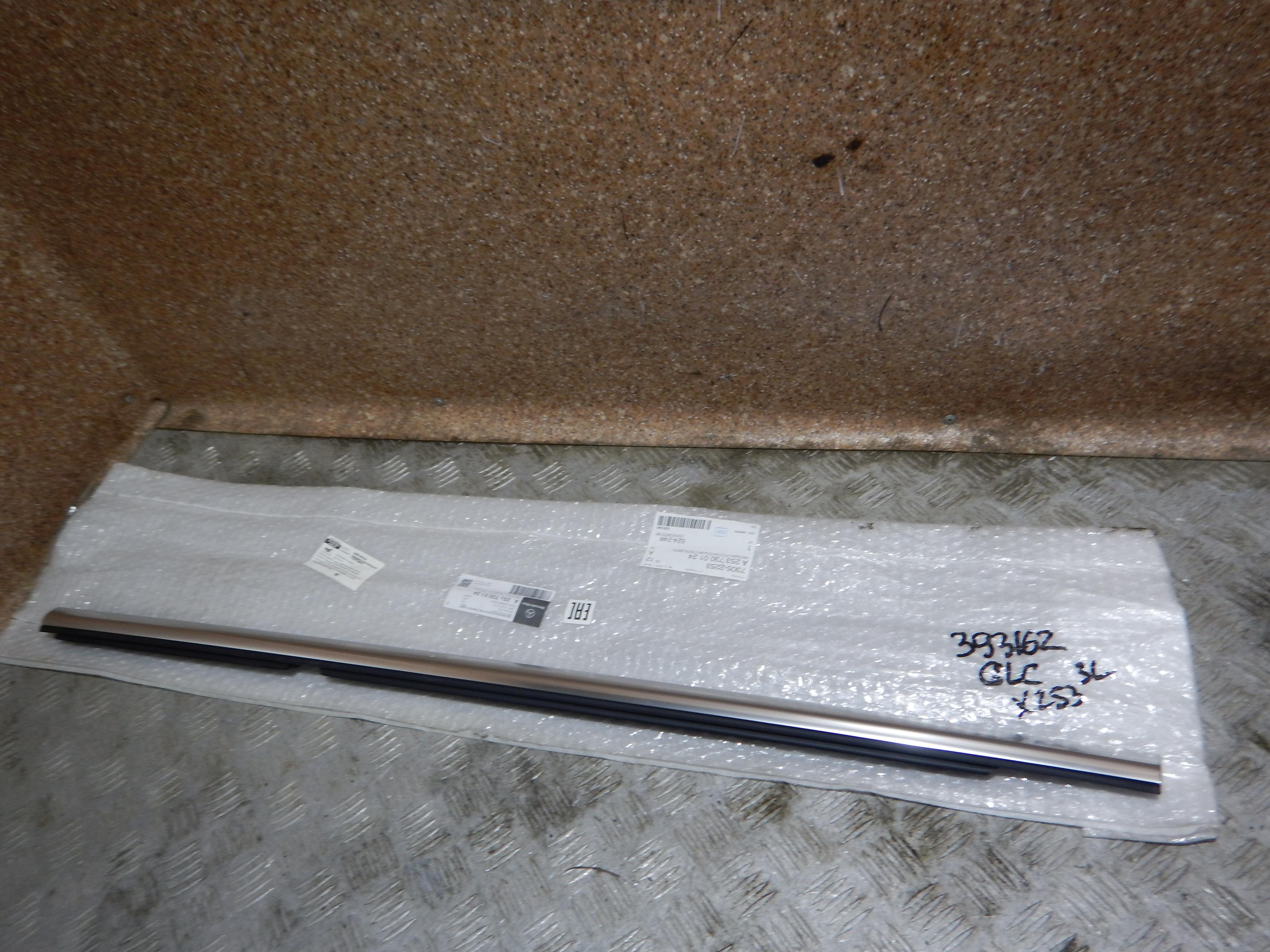 Накладка стекла заднего левого, Merсedes-Benz (Мерседес)-MERCEDES (W253 ...